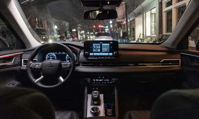 2023 Mitsubishi Outlander Interior Features | Cargo Space & Color Options