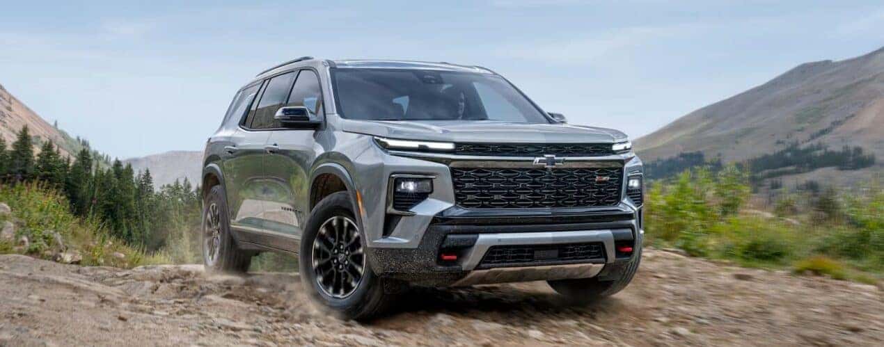 2025 Chevy Traverse vs 2025 Toyota Grand Highlander | SUV Sales