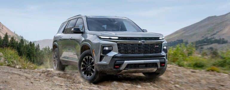2025 Chevy Traverse vs 2025 Toyota Grand Highlander | SUV Sales
