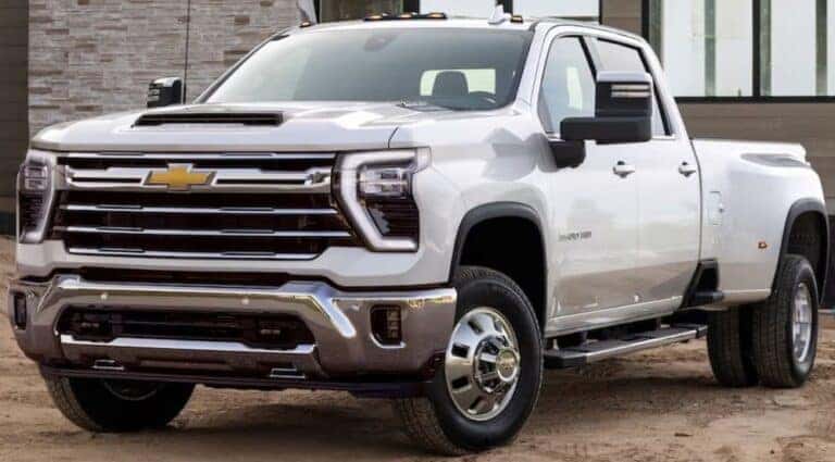 2025 Silverado 3500 HD vs 2025 Ram 3500: Which Heavy-Duty Truck Reigns ...