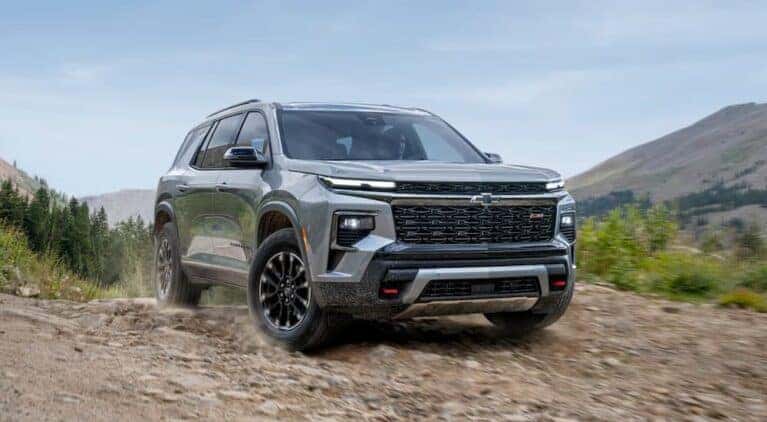 2025 Chevy Traverse vs 2025 Kia Telluride: Which One is Right for You?