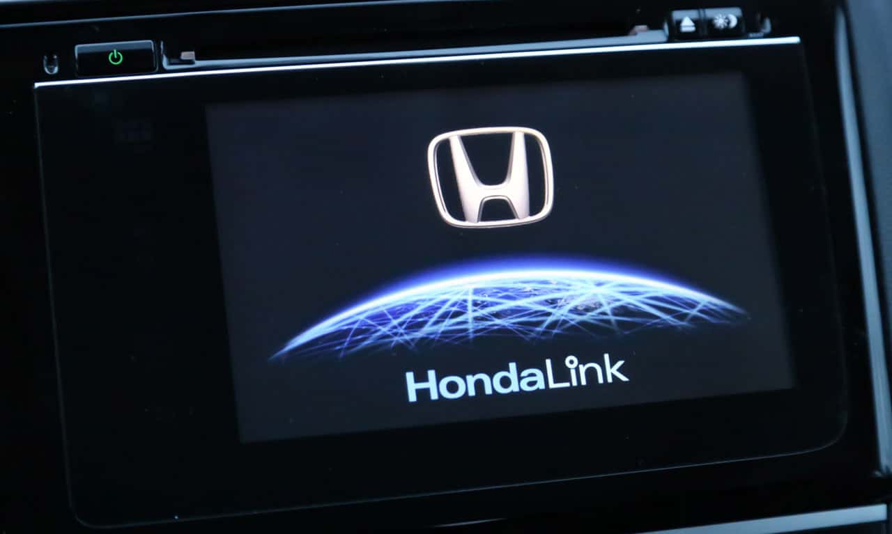 Pair Your Bluetooth Smartphone with a 2015 Honda CR-V | HondaLink