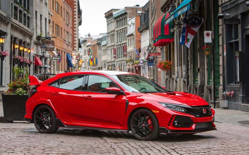 2019 Honda Civic Type R and Civic Hatchback Accelerate into Dealerships