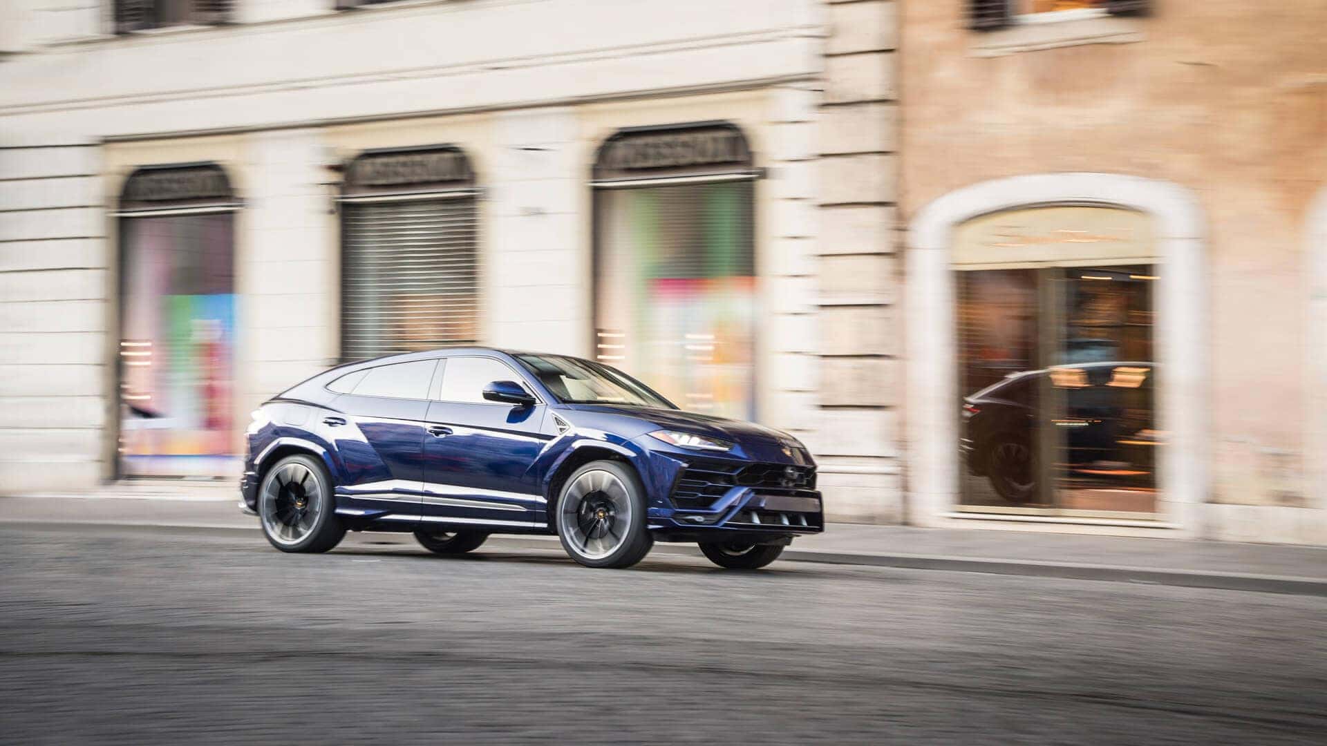 Urus | Manhattan Motorcars, Inc.