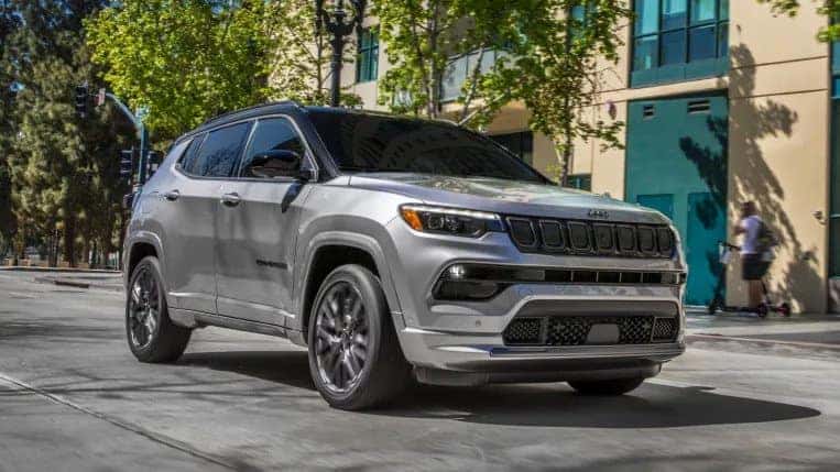 2023 Jeep Compass Latitude LUX Trim Review | Safford Brown CDJR of Sterling