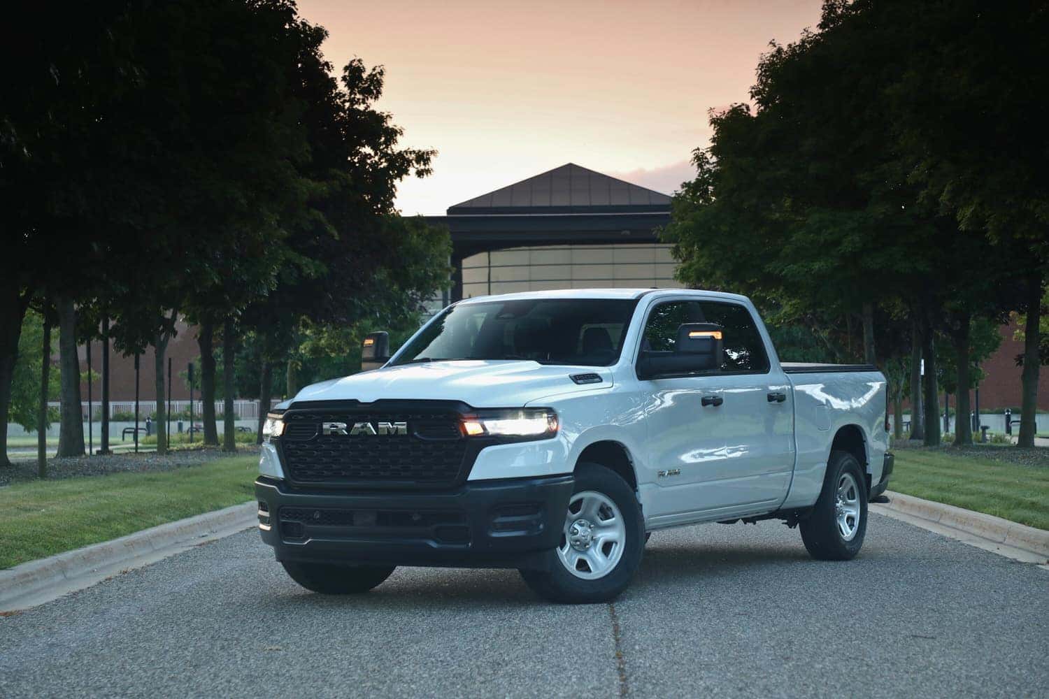 2024 Black Friday: 2025 Ram 1500 4.9% for 72 Months! | Safford Brown CDJR of Sterling